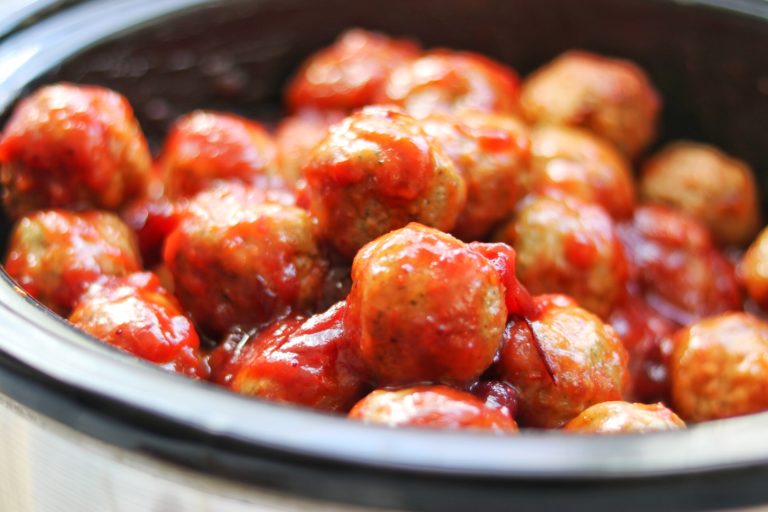 Crock Pot Party Meatballs (the easiest slow cooker chili and cranberry ...