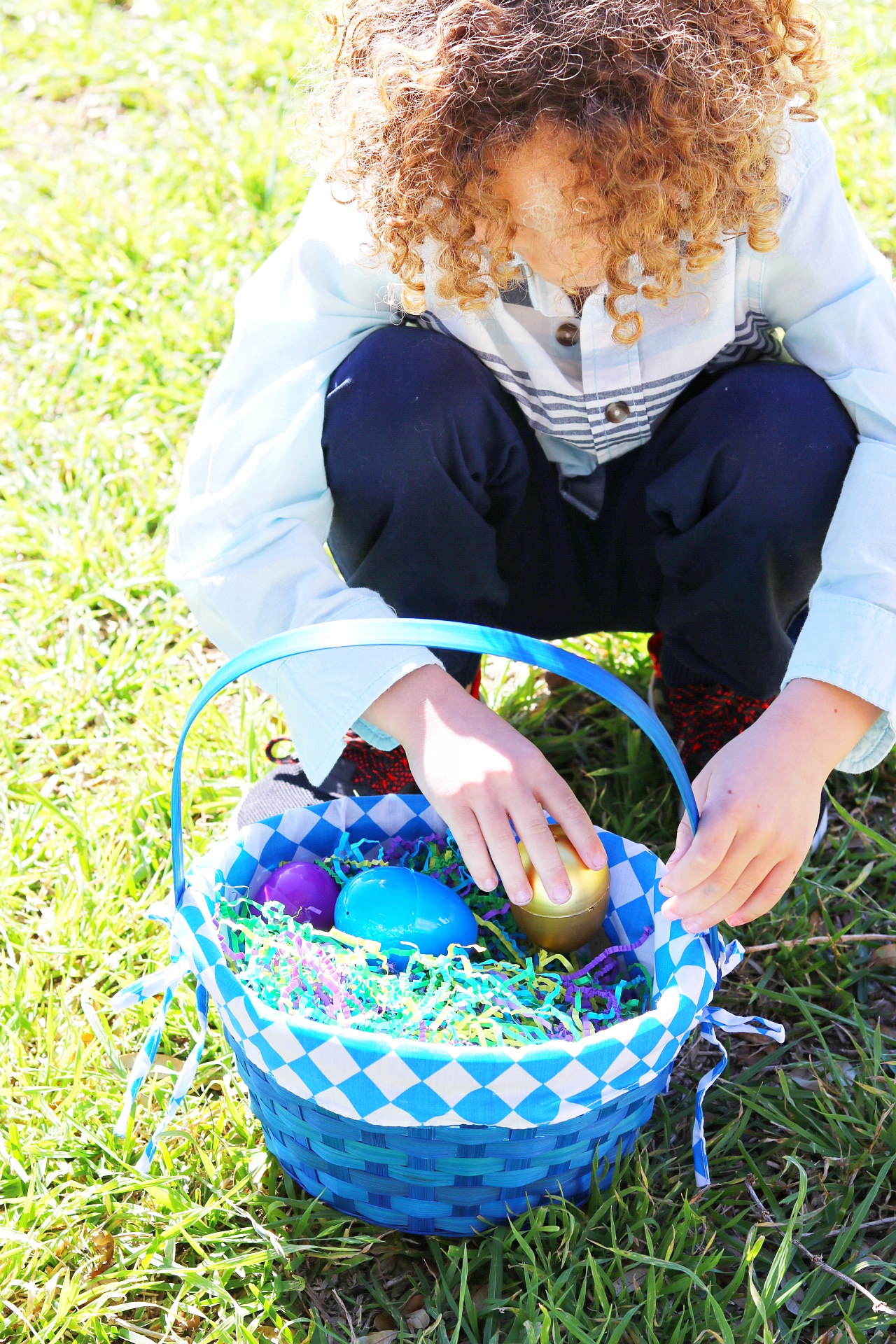 Out of the Box Easter Egg Hunt Idea: Stuff Your Easter Eggs with Welch ...