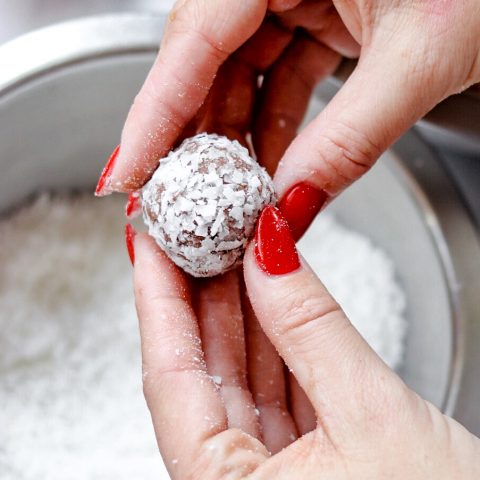 Coquito Balls (Caribbean-Style Coconut Rum Balls) - Fab Everyday