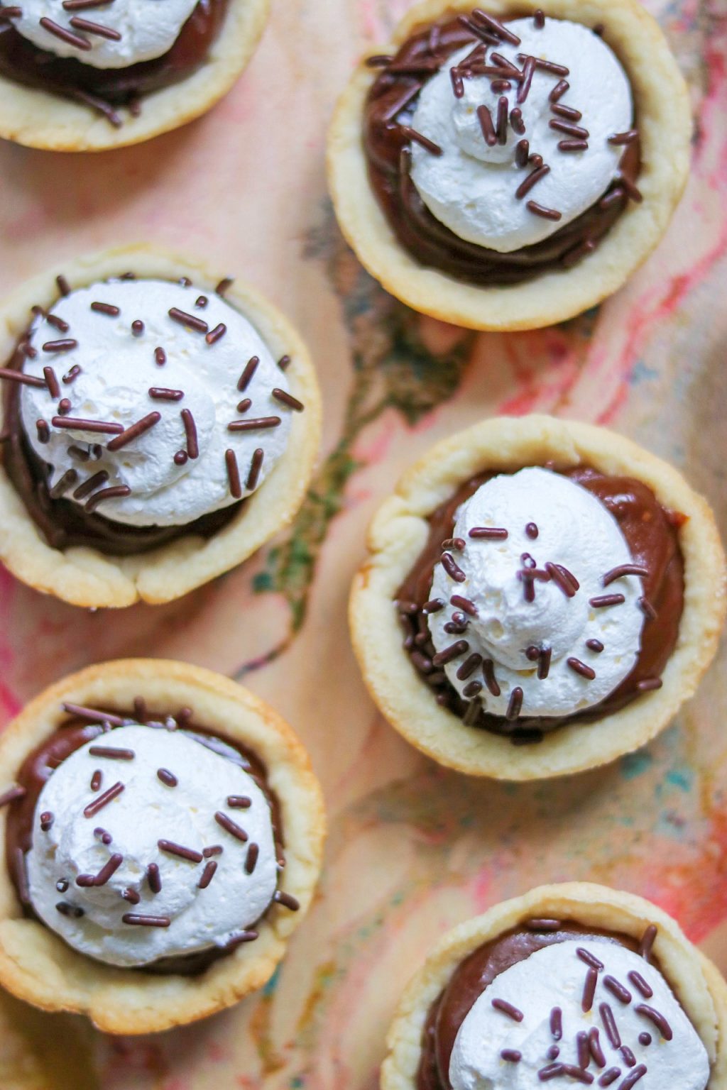 Mini Chocolate Pies (easy individual chocolate cream pie recipe) - Fab ...