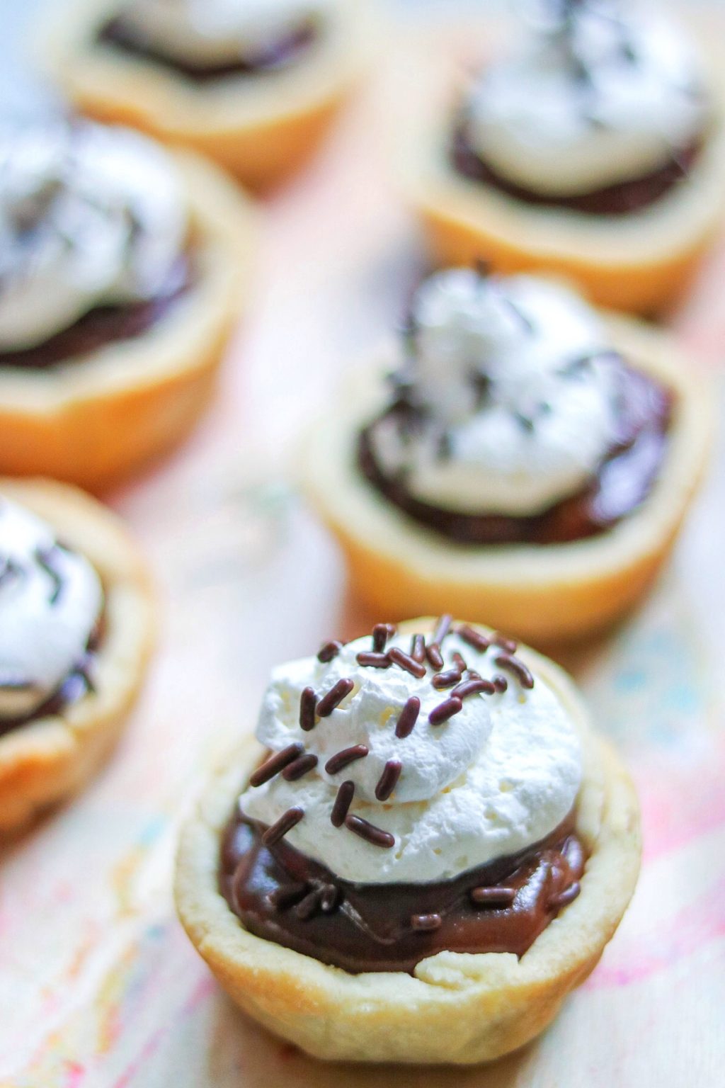 Mini Chocolate Pies (easy individual chocolate cream pie recipe) - Fab ...