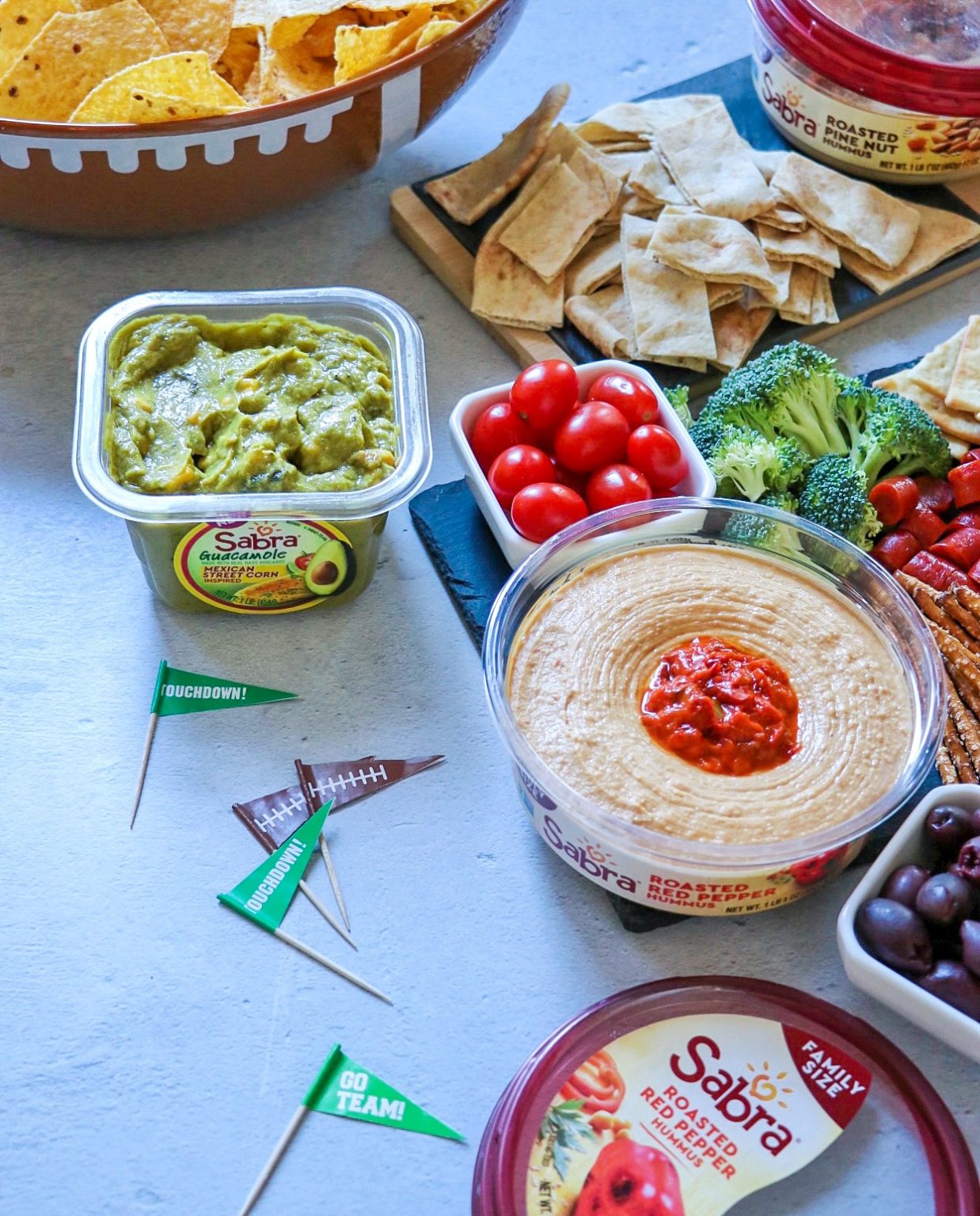 What to Eat with Hummus: Pairings for an Epic Hummus Snack Board - Fab ...