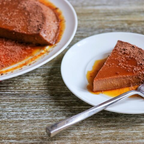 Flan de Chocolate (chocolate flan recipe) - Fab Everyday