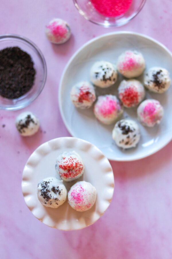 Valentine's Day OREO Truffles (easy no-bake truffles) - Fab Everyday