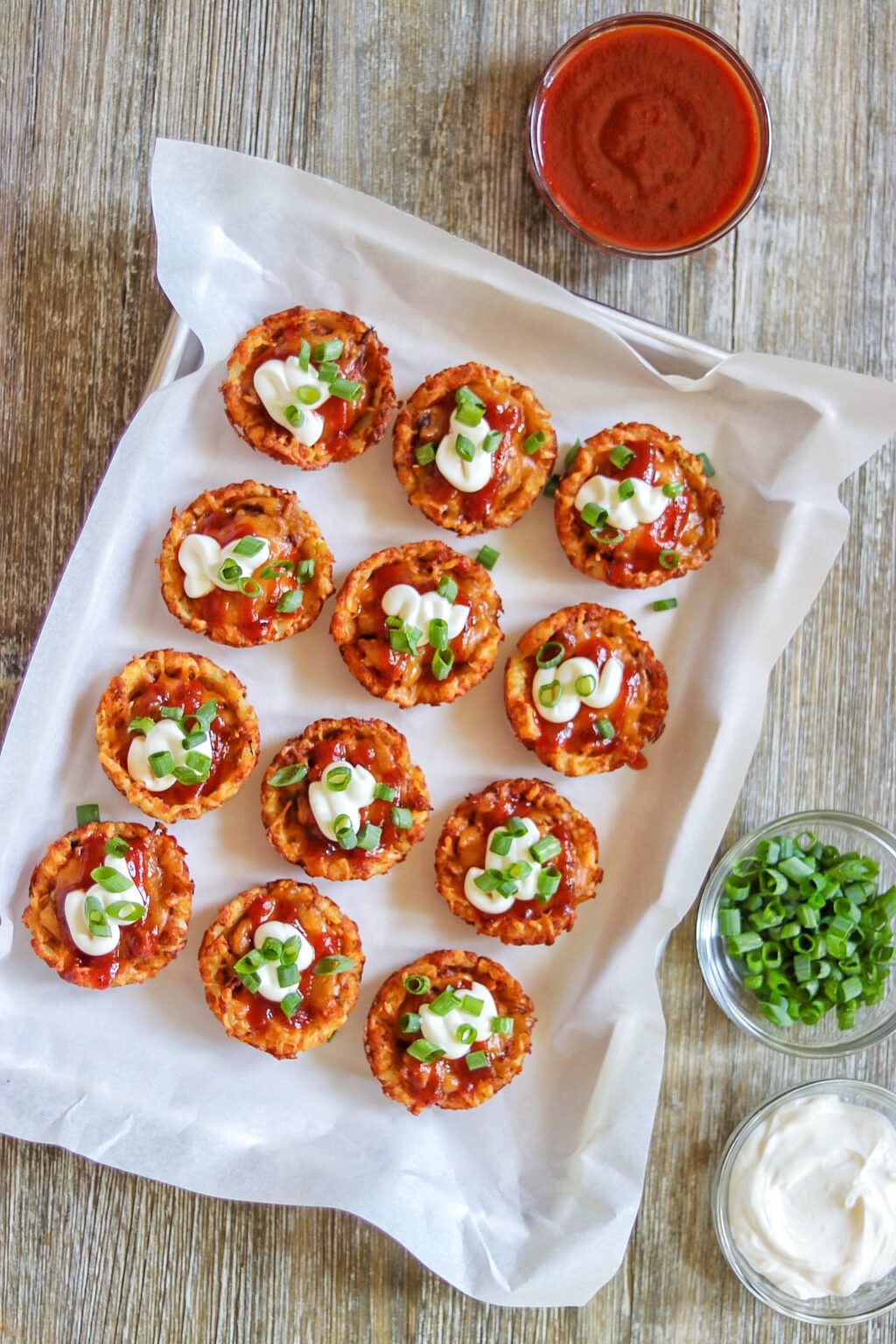 Loaded BBQ Pulled Pork Tater Tots Cups - Fab Everyday