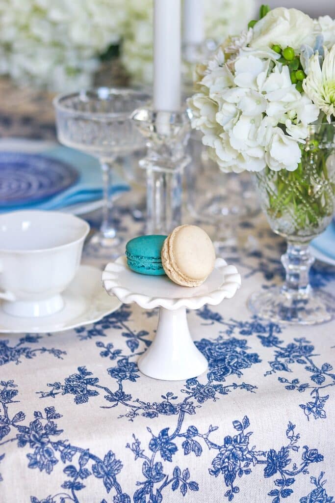 Bridgerton-Inspired Table Setting (Regencycore aesthetic dining room ...