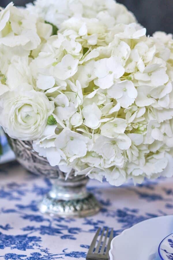 Bridgerton-Inspired Table Setting (Regencycore aesthetic dining room ...