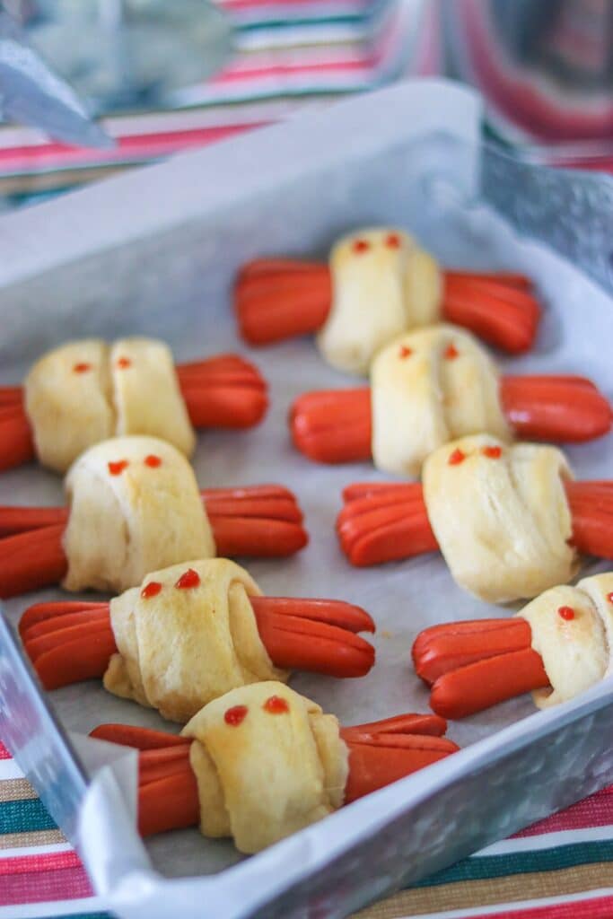 Home Alone Movie Night Ideas (How to Host an Easy Home Alone Party ...