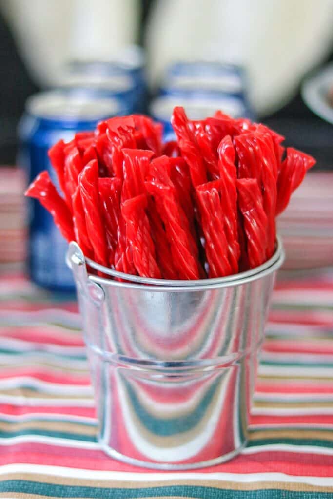Home Alone Movie Night Ideas (How to Host an Easy Home Alone Party ...