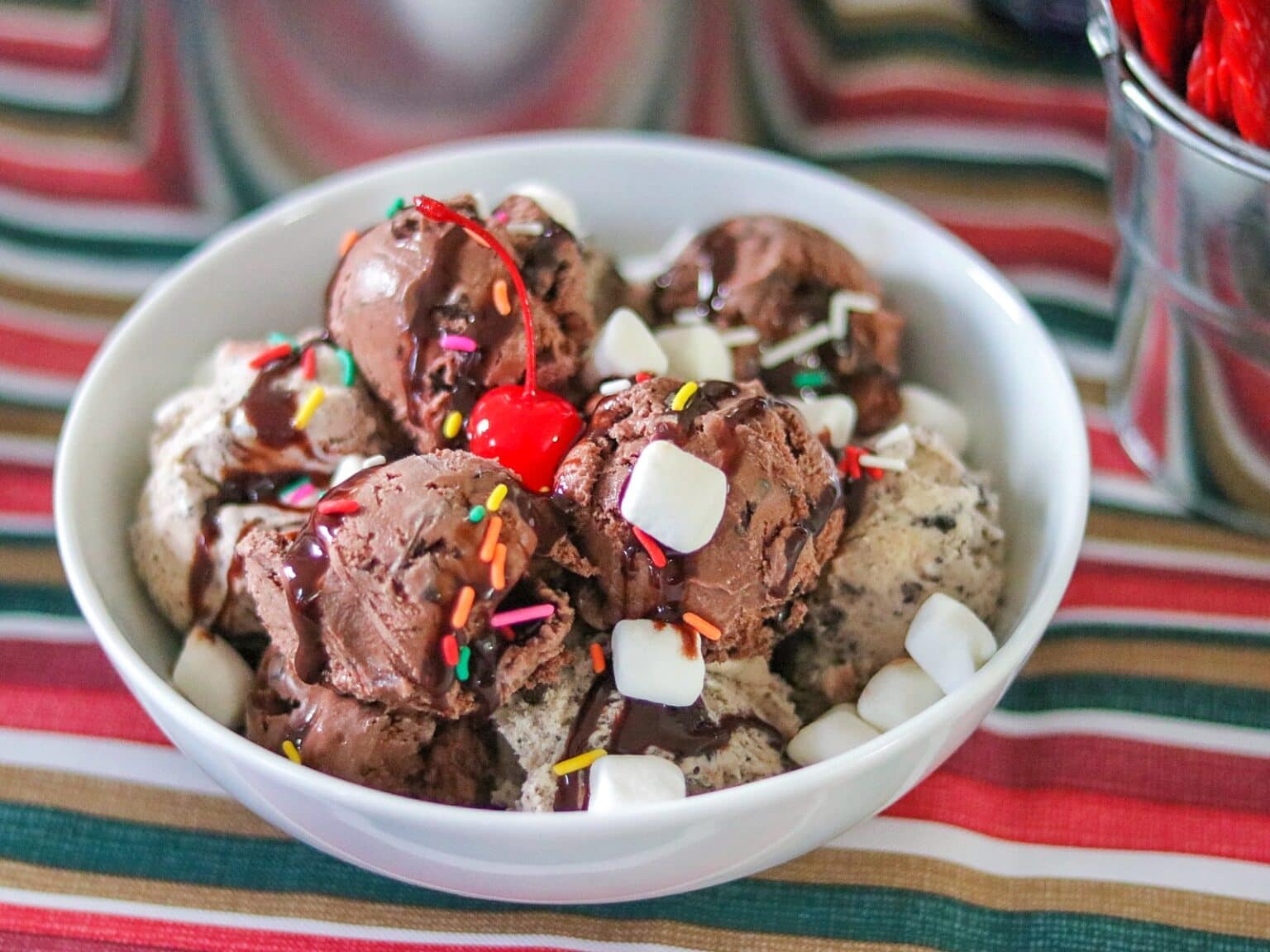 Home Alone Movie Night Ideas (How to Host an Easy Home Alone Party ...