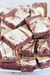 Cheesecake Marbled Brownies (cream cheese swirl brownies recipe) - Fab ...