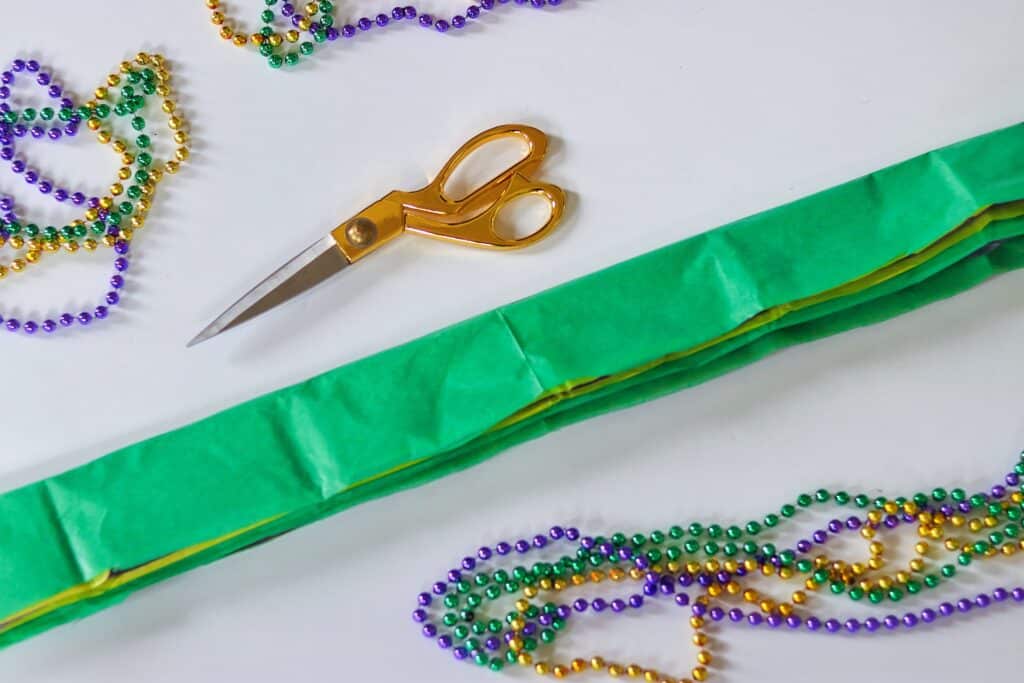 Easy DIY Mardi Gras Garland - Fab Everyday