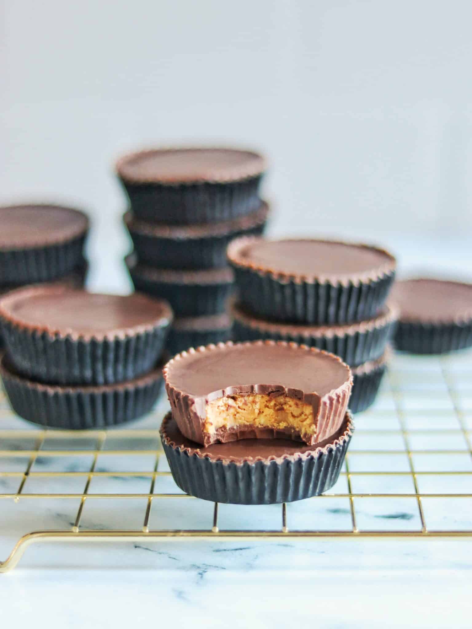 Homemade Peanut Butter Cups (crave-worthy crunchy peanut butter cups ...