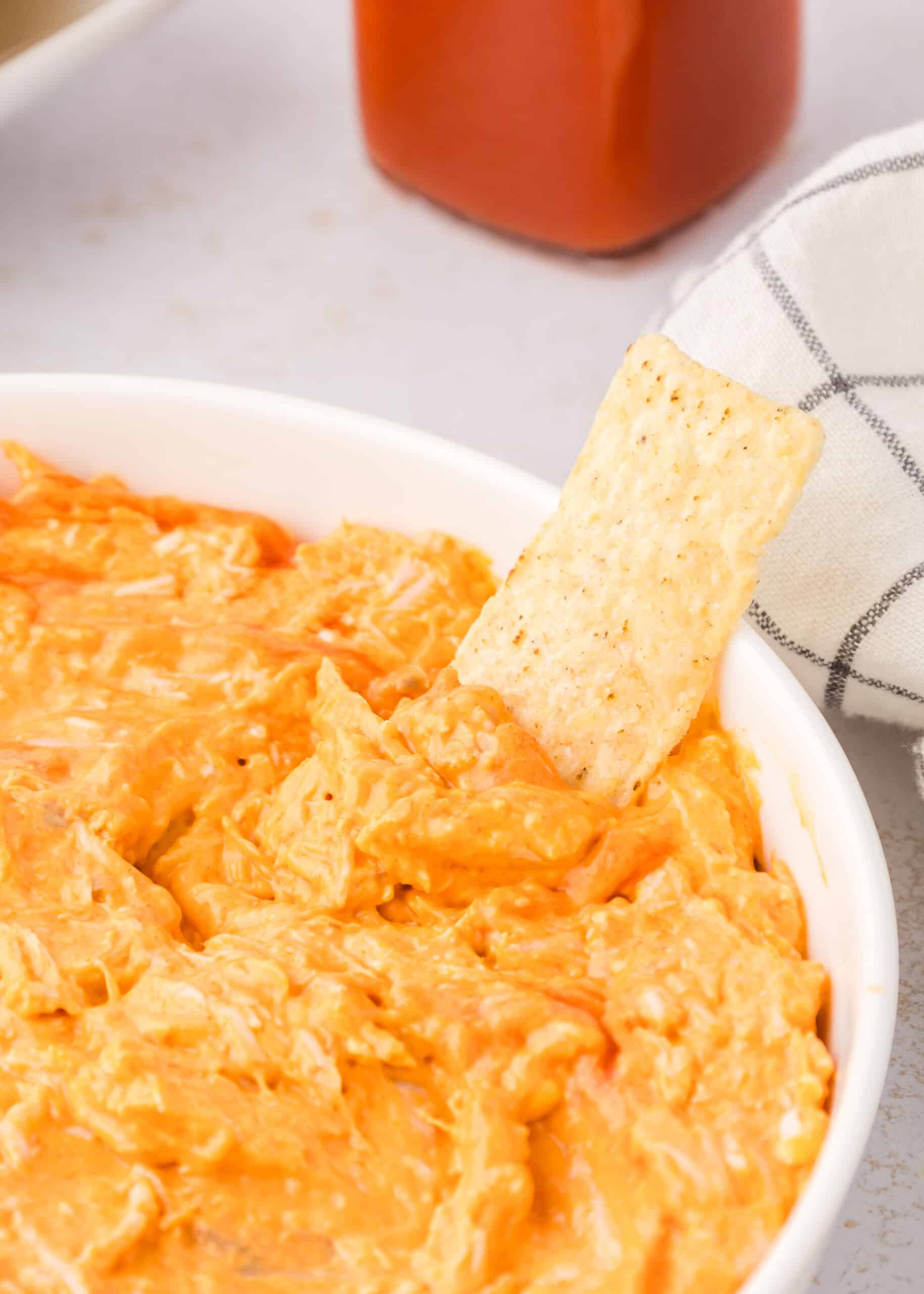 Easy Buffalo Chicken Dip recipe (no-bake buffalo chicken dip) - Fab ...