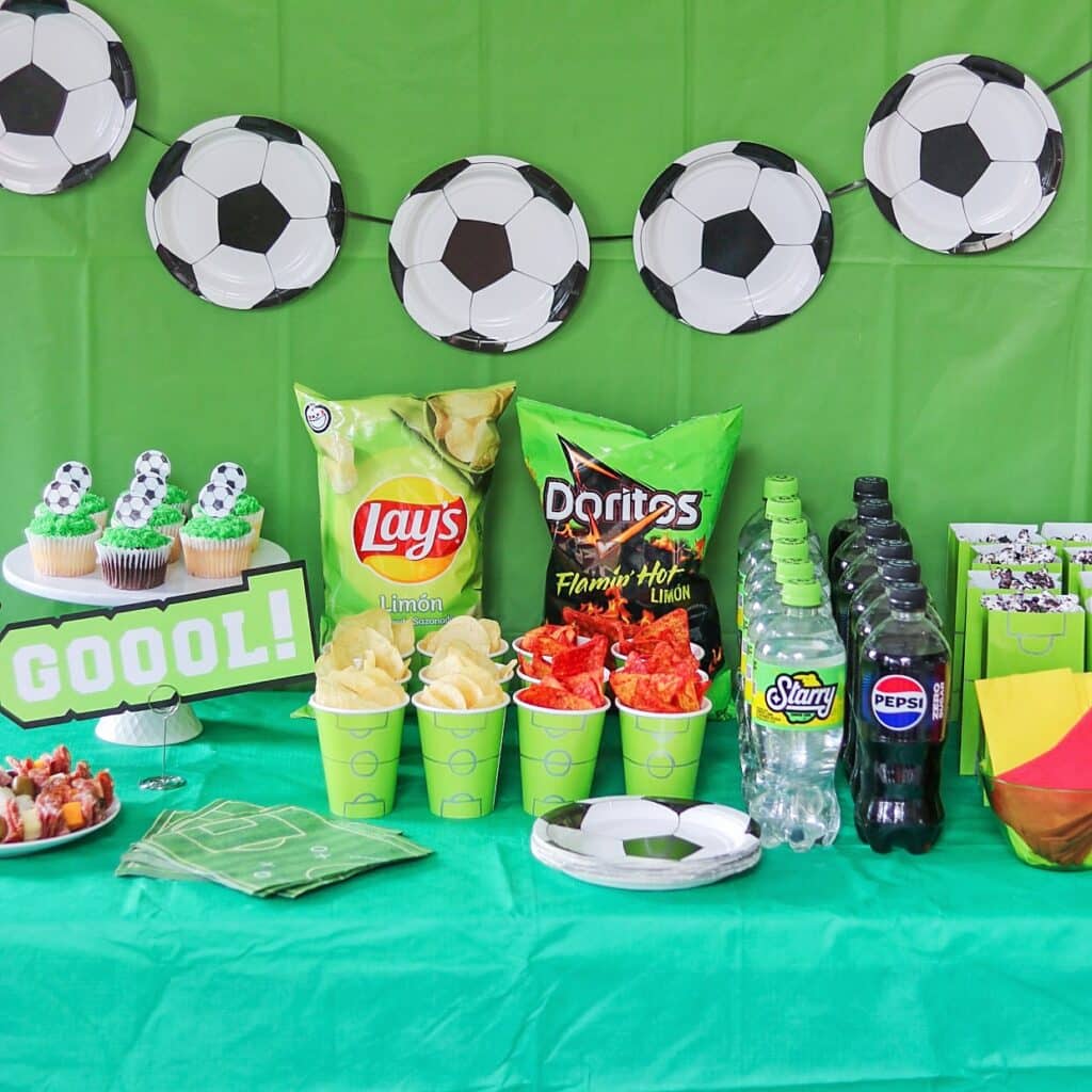 Soccer Birthday Party Ideas (also great for a soccer watch party) - Fab ...