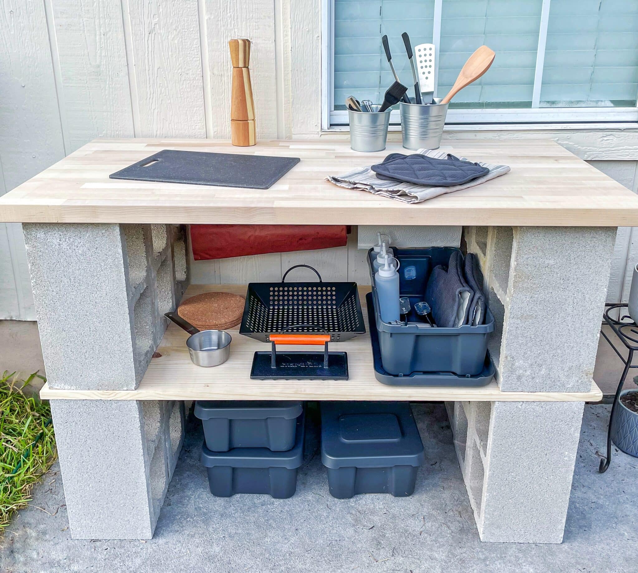 DIY BBQ Prep Table (outdoor cinder block table) - Fab Everyday