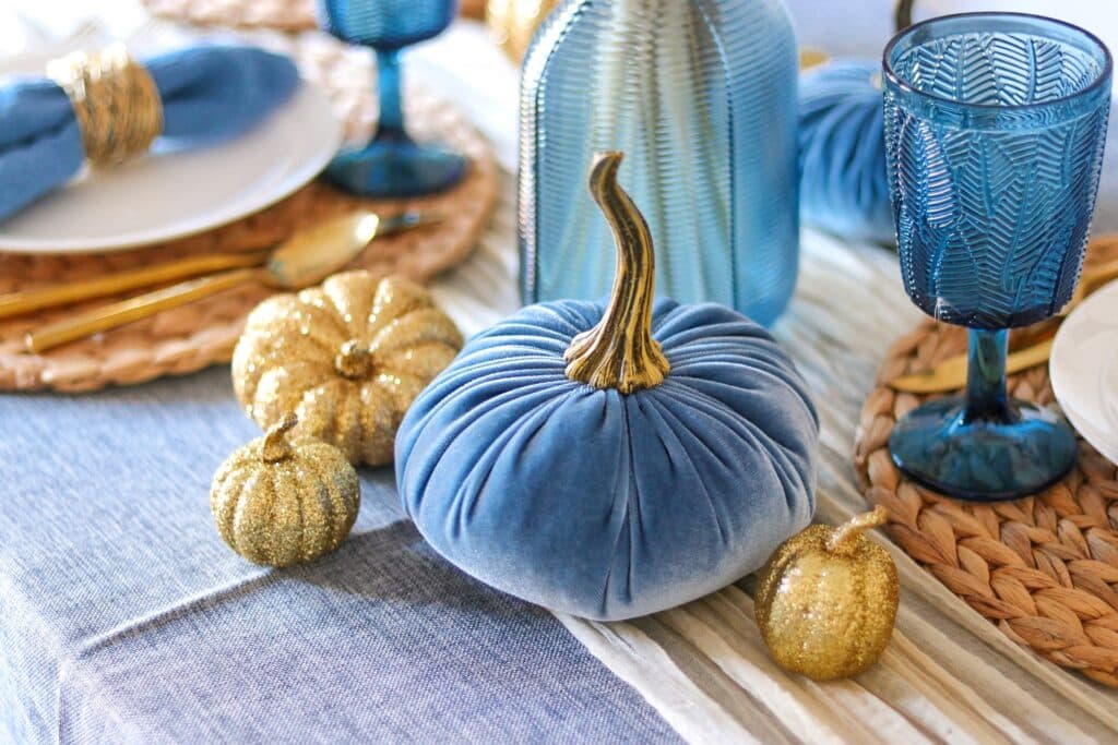Out-of-the-Box Fall Tablescape: Blue and Gold Table Decoration Ideas ...