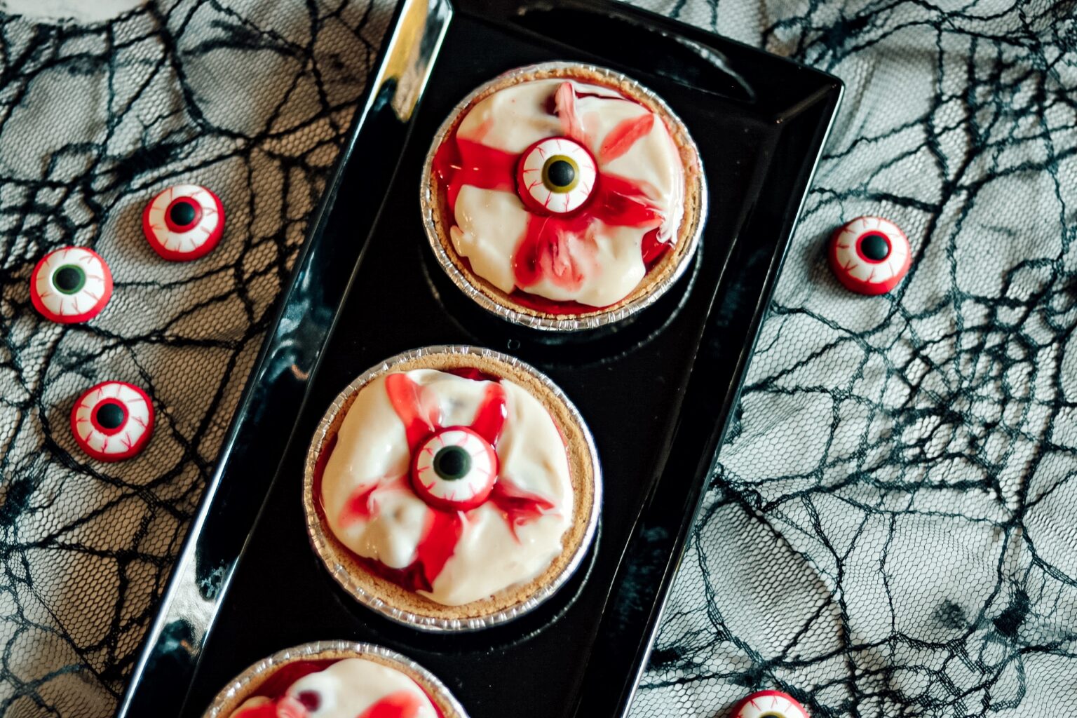 Cherry Cream Cheese Eyeball Pie (recipe for mini Halloween pies) - Fab ...