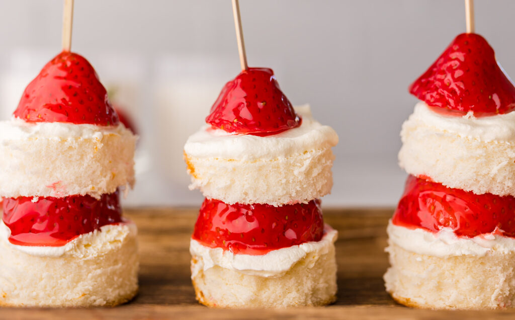 Mini Strawberry Shortcake Bites recipe (strawberry shortcake on a stick ...