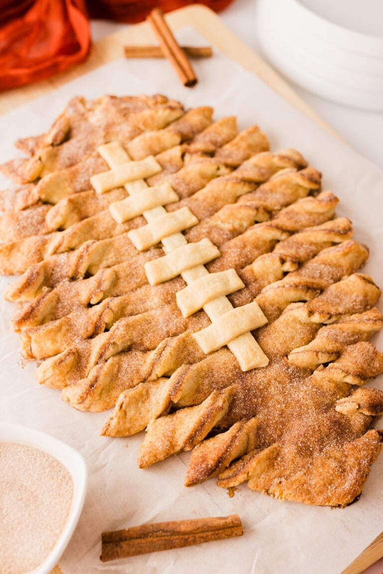 Pull-Apart Football Dessert (delicious football-shaped dessert for ...