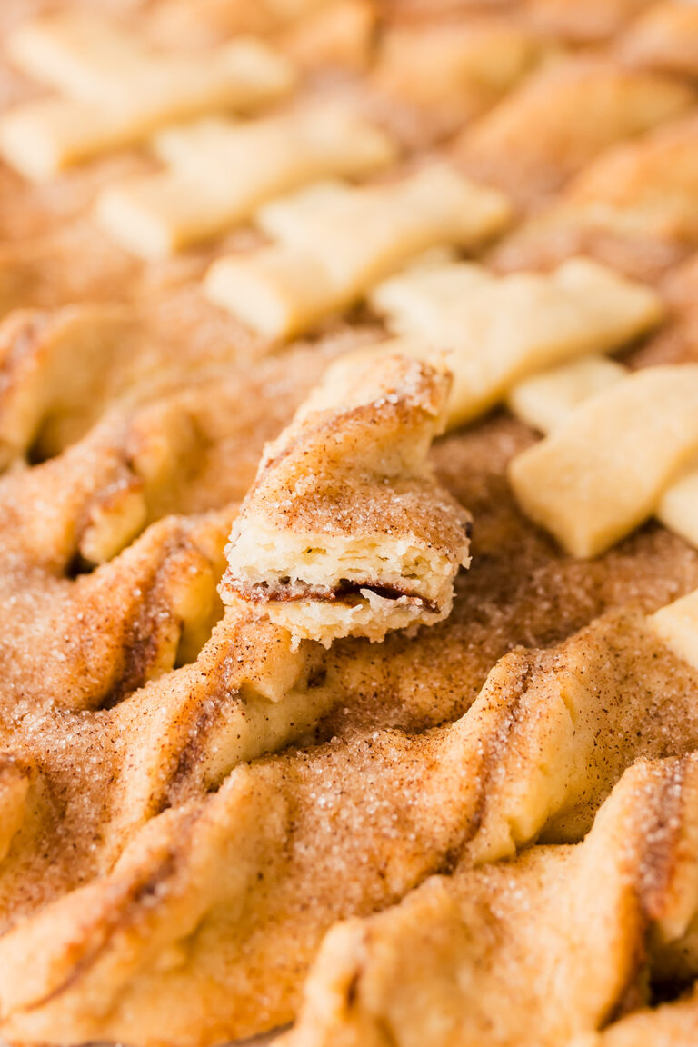 Pull-Apart Football Dessert (delicious football-shaped dessert for ...